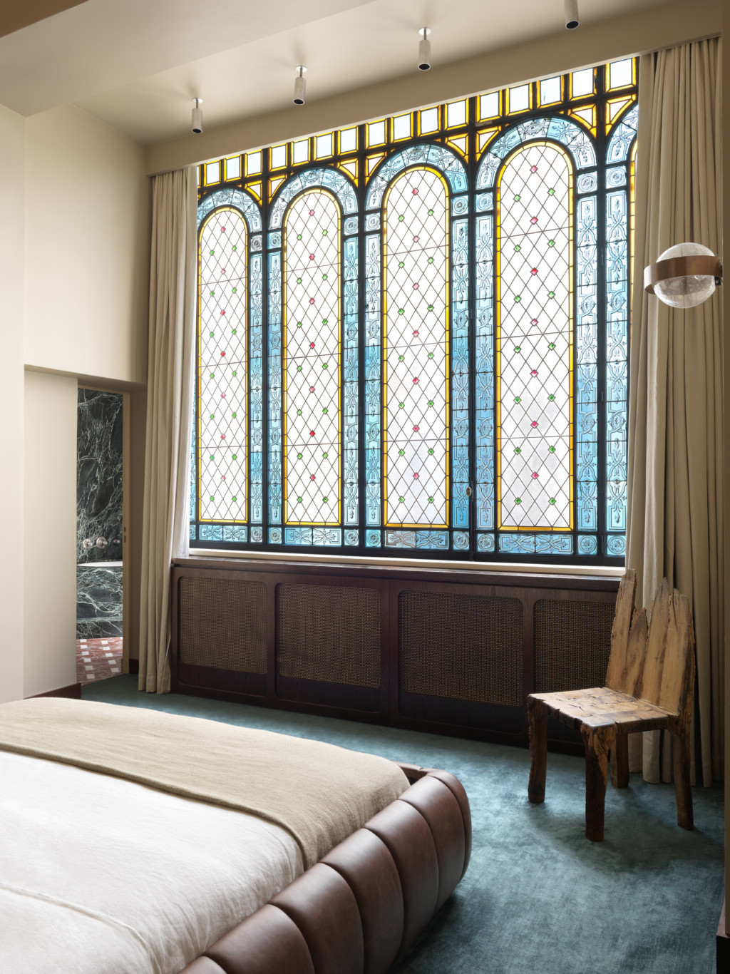 Hugo Toro — APPARTEMENT SAINT PÈRES PARIS - Hugo Toro