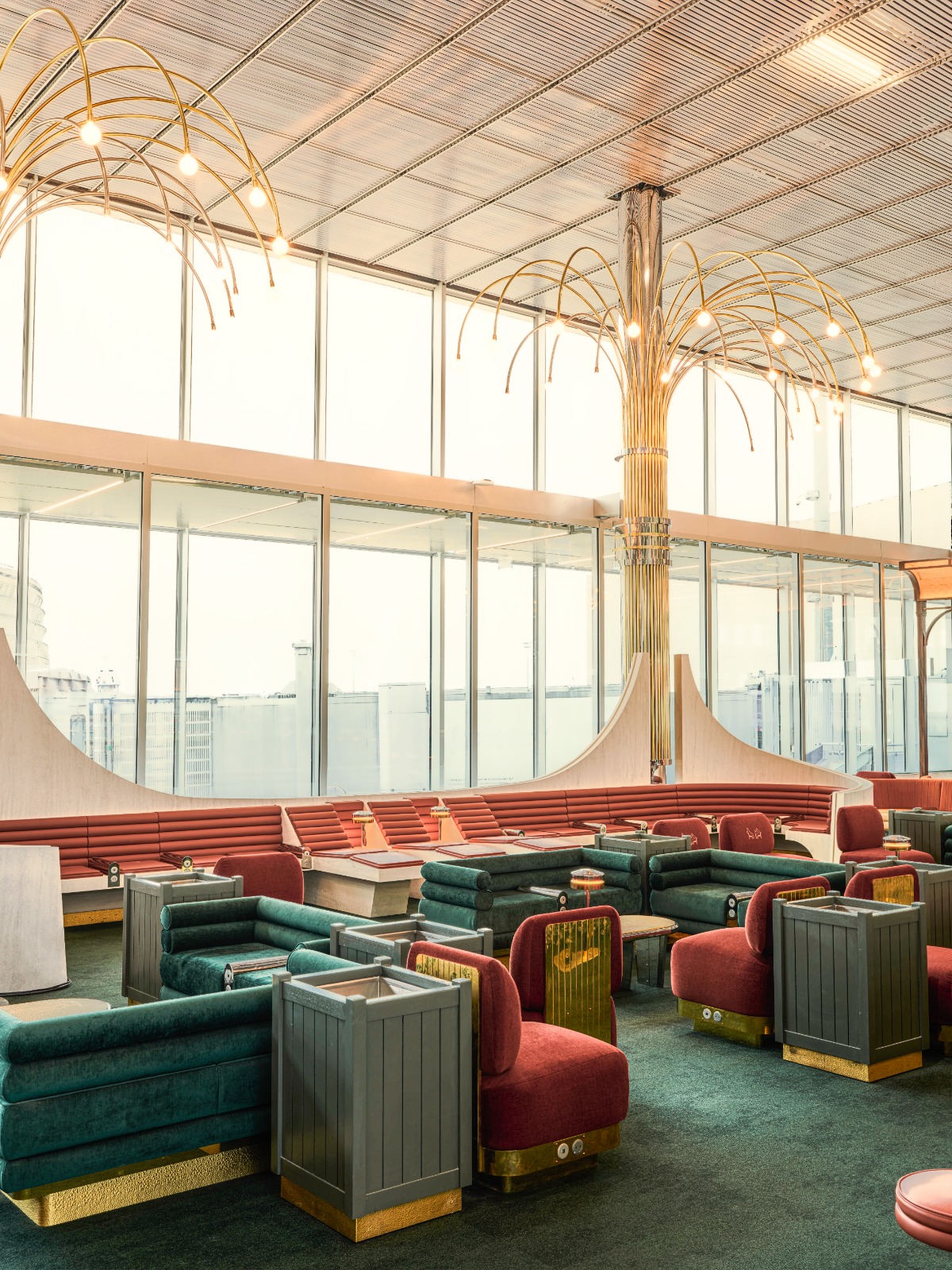 Hugo Toro — AEROPORT CHARLES DE GAULLE TERMINAL 1 PARIS - Hugo Toro